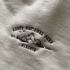 Vintage BANFF NATIONAL PARK Embroidered Crewneck ...