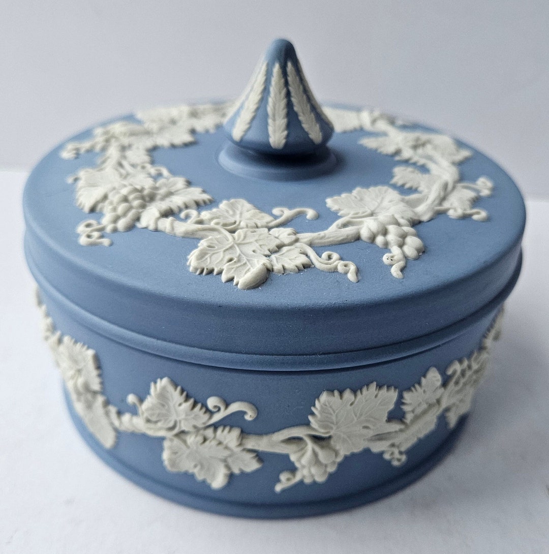 Wedgwood Jasperware Trinket Dish - Blue & White Ceramic Trinket Pot ...