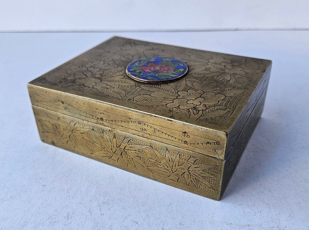 Antique Brass Cigarette Box Antique Chinese Wood Lined Decorative Brass ...