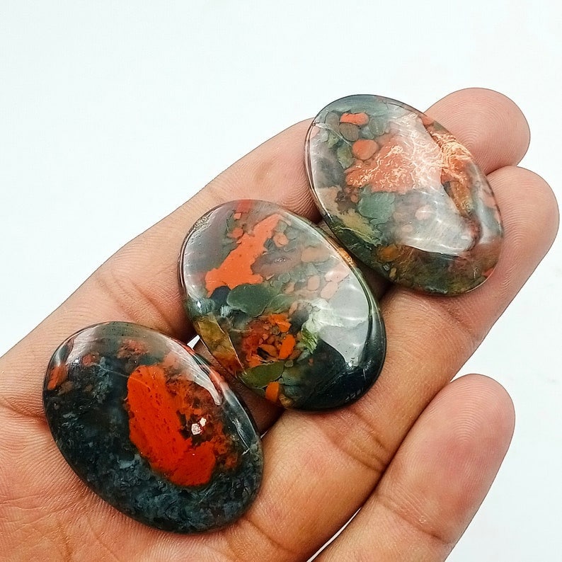 Bloodstone or Heliotrope | Properties, Formation, Occurrence