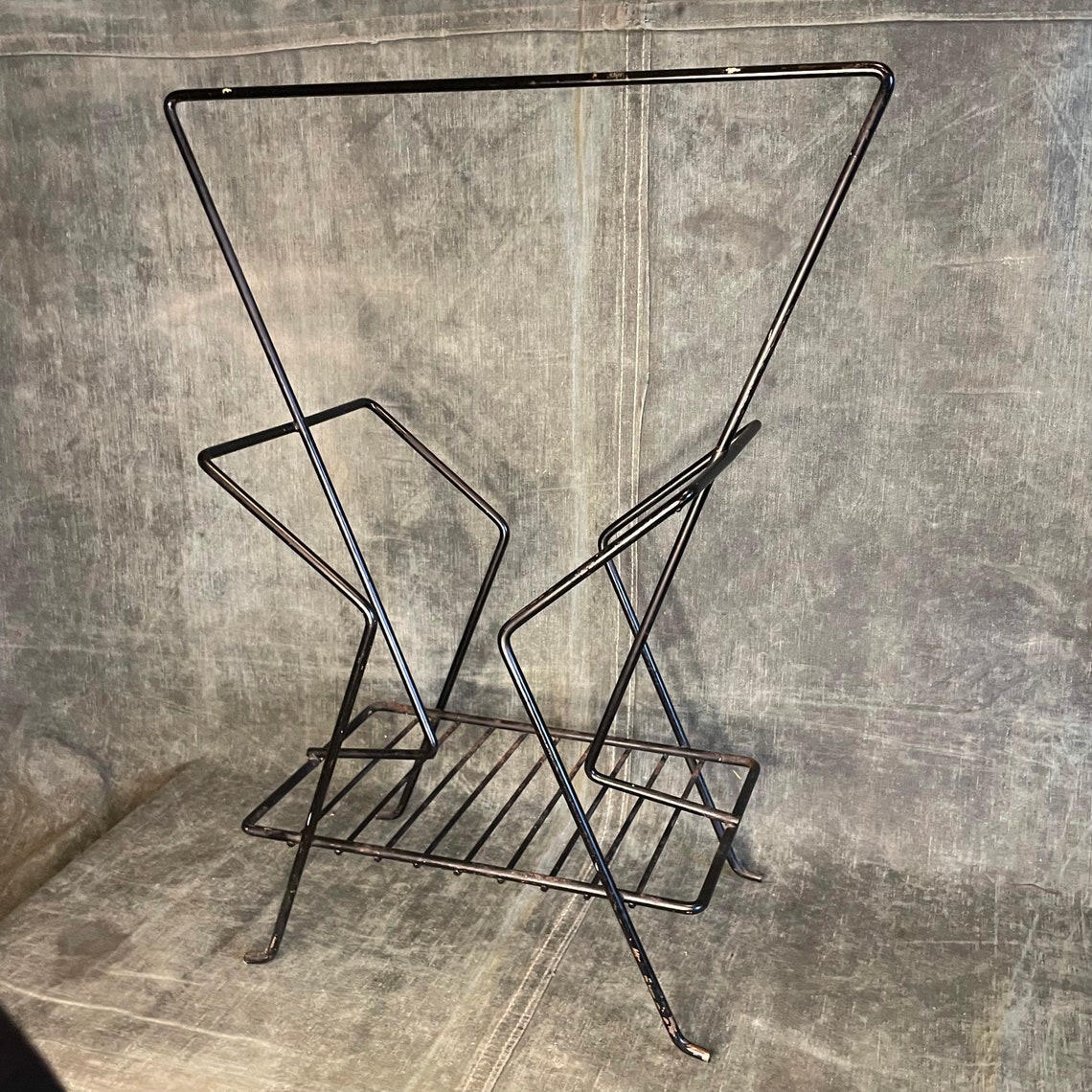 Mid Century Wire Magazine Rack Stand. Modernist Minimalist - Etsy