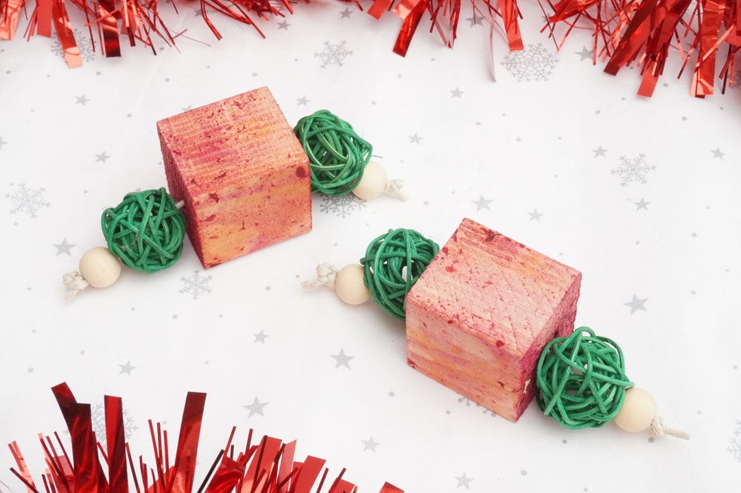 Rudolph's Chew Toy Beetroot Infused Wooden Chew for Bunnies Christmas ...