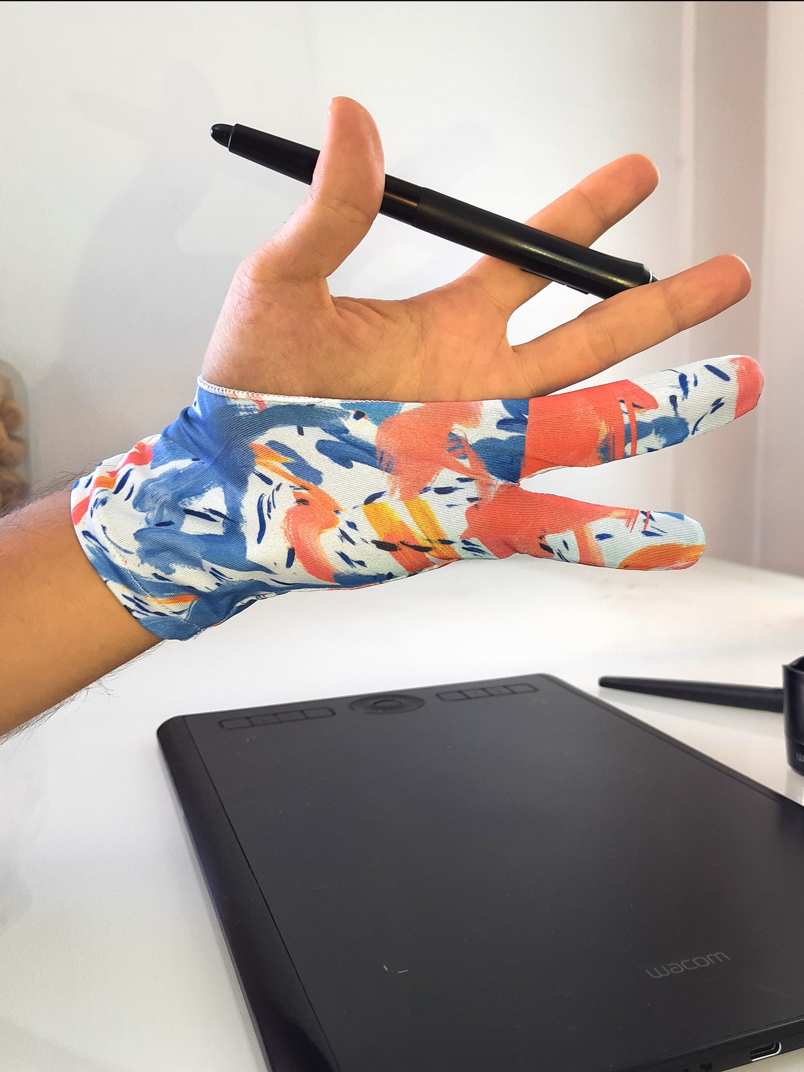 Digital Artist Glove l Artist Birthday Gift l Tablet Glove l | Etsy