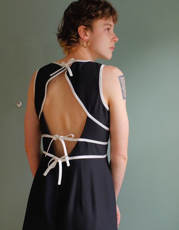 Vintage Midnight Black Evening Dress with Back Ribbons - Gem