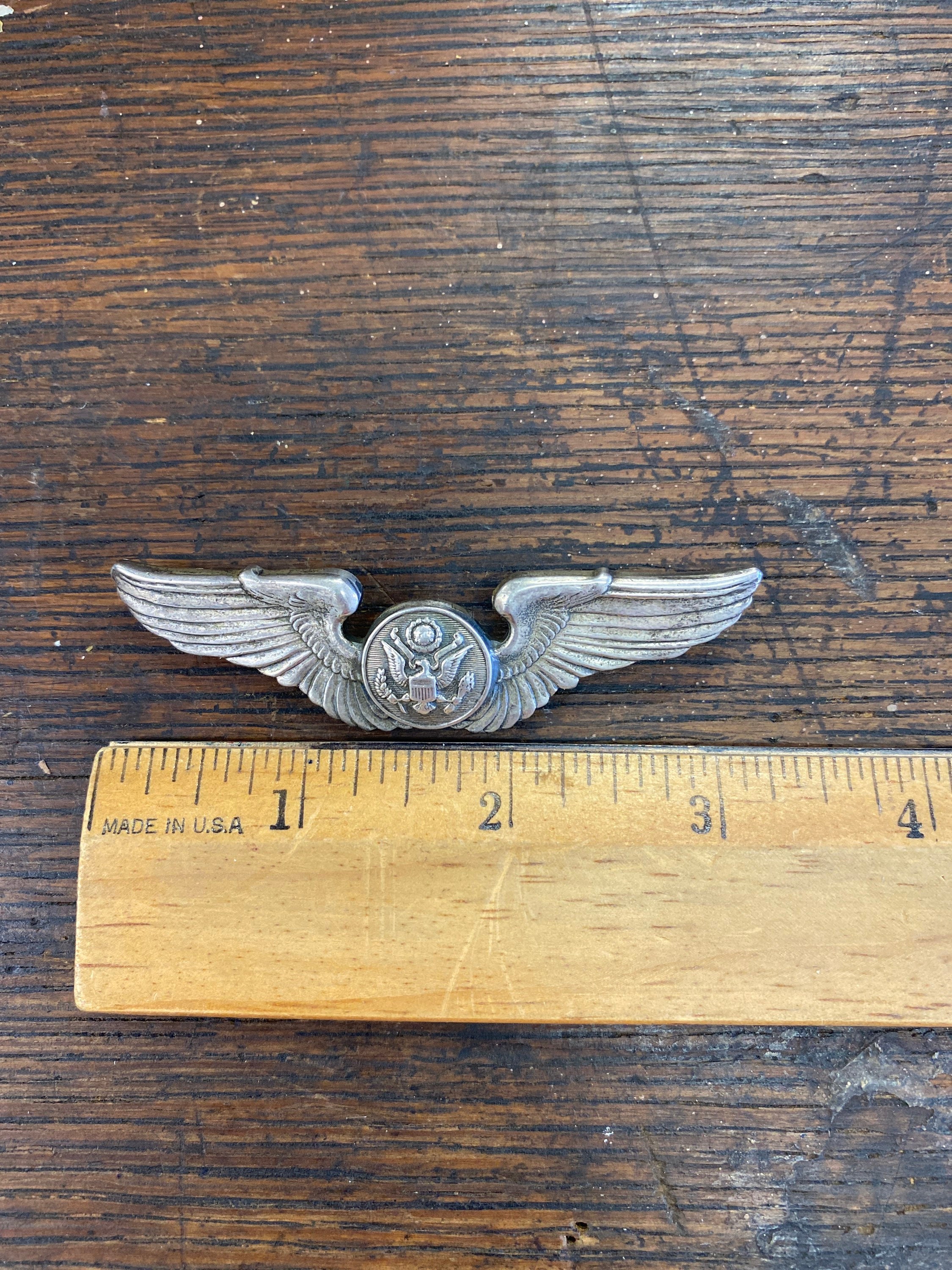 Vintage military flying half wing pin - mytealien