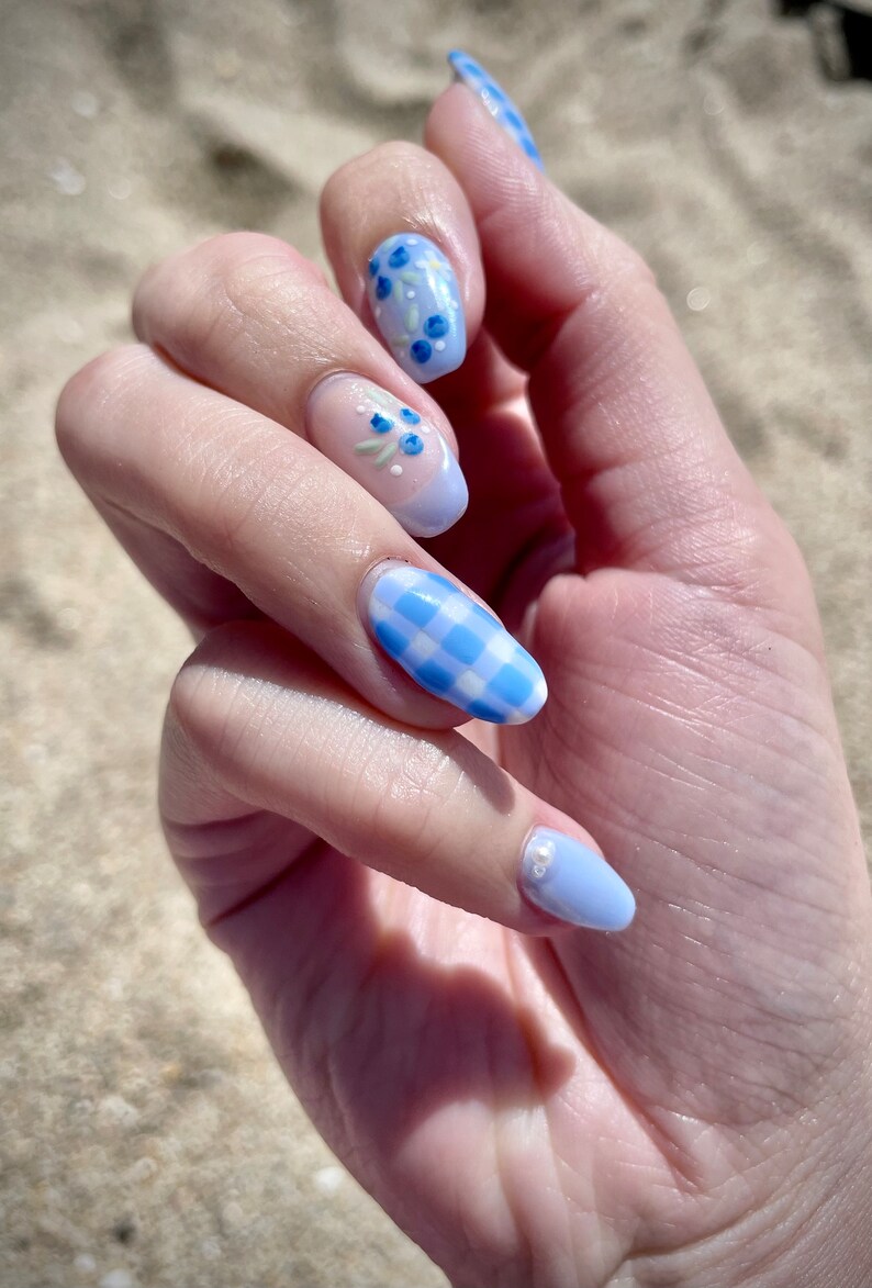 Blueberry Picnic || Blueberry Milk Inspired Chrome Gel Press on Nails W ...