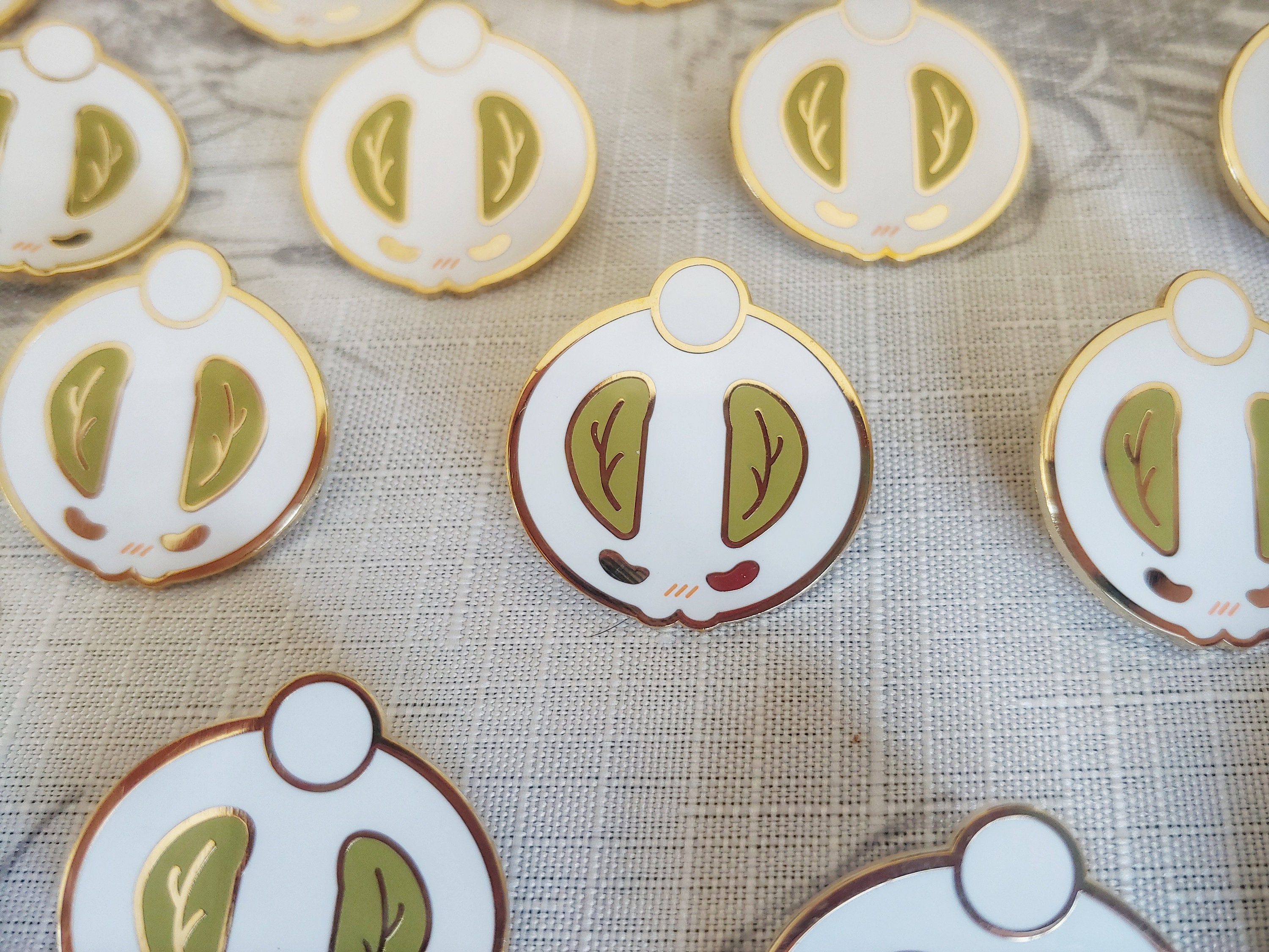 Yuki Usagi Pin - Etsy