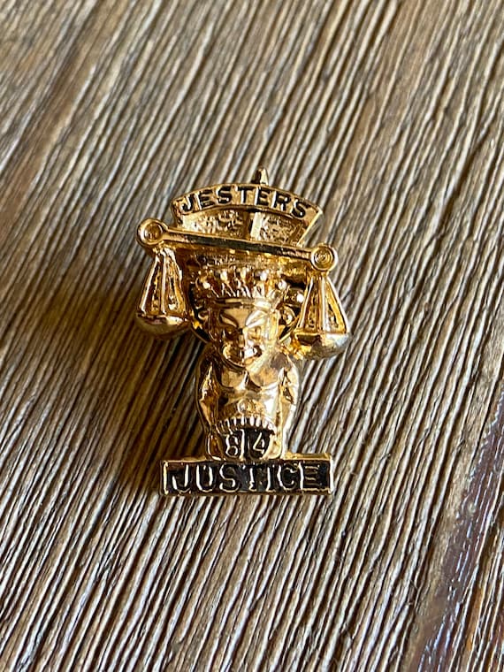Vintage Masonic pin ( justice ) - Gem
