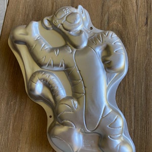 Vintage Tigger Cake Pan Mold - Etsy