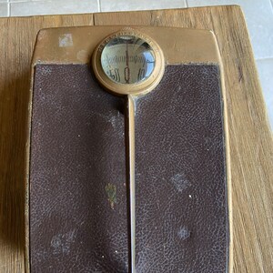 Vintage Bathroom Scale - Etsy