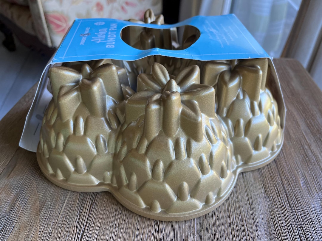Nordic Ware Aloha Pineapple Bundt Pan - Etsy