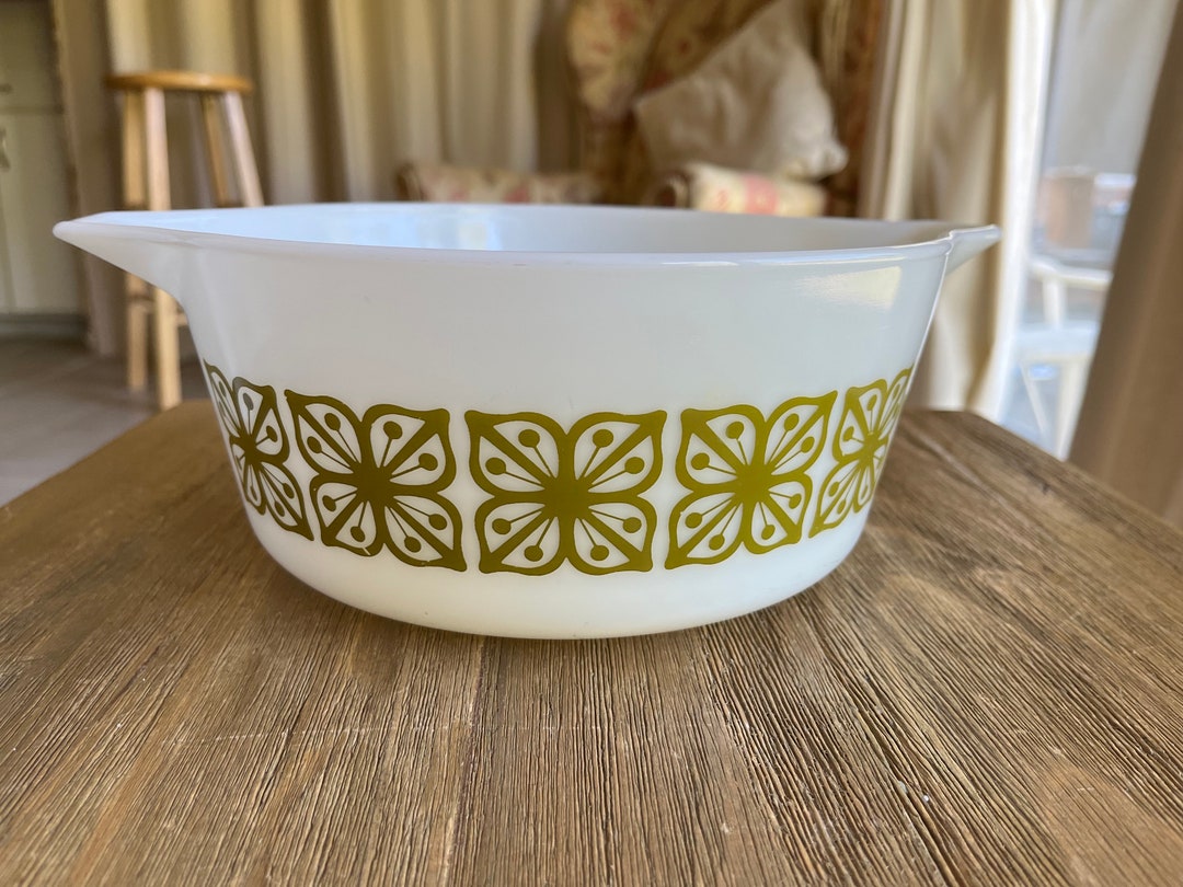 Vintage Pyrex Verde Square Green Flowers 475-B Bowl - Etsy