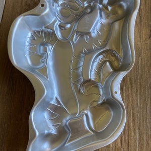 Vintage Tigger Cake Pan Mold - Etsy
