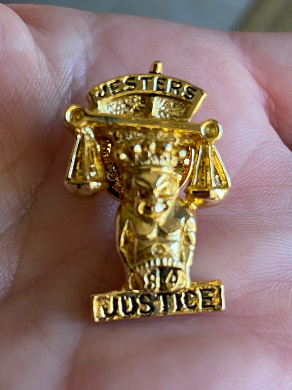 Vintage Masonic pin ( justice ) - Gem