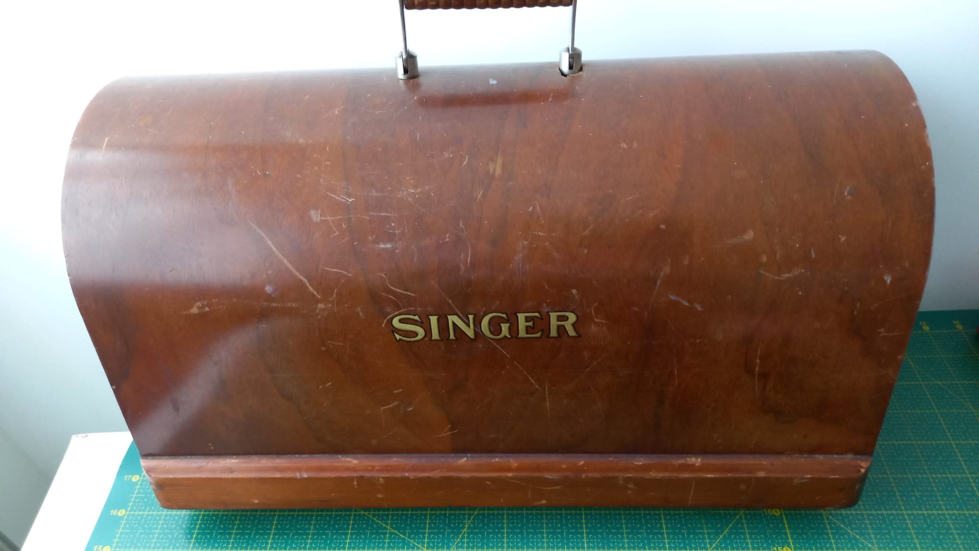 MANUAL SEWING, ANTIQUE Singer 128K: Classic Hand-cranked Sewing Machine ...