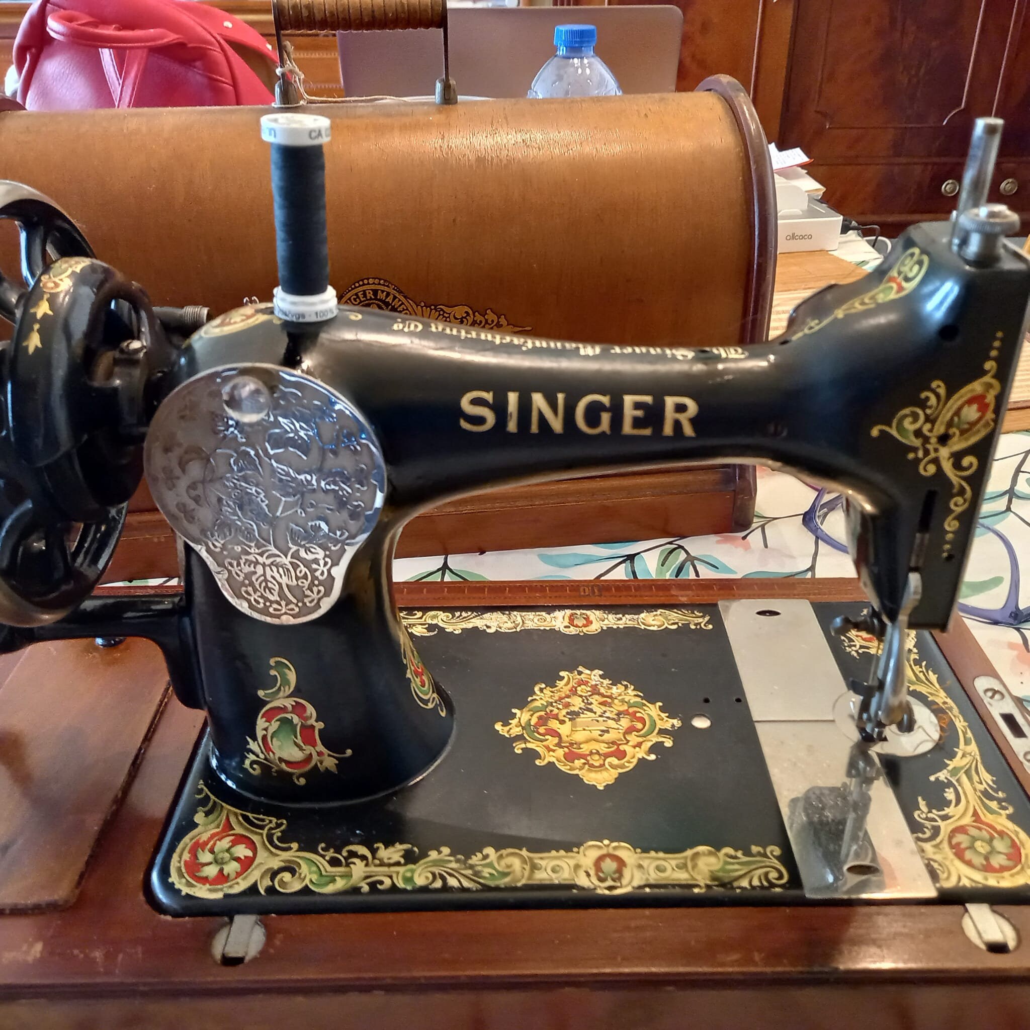 SINGER SEWING, MANUAL Sewing, Antique Singer 128K Classic Hand-cranked ...