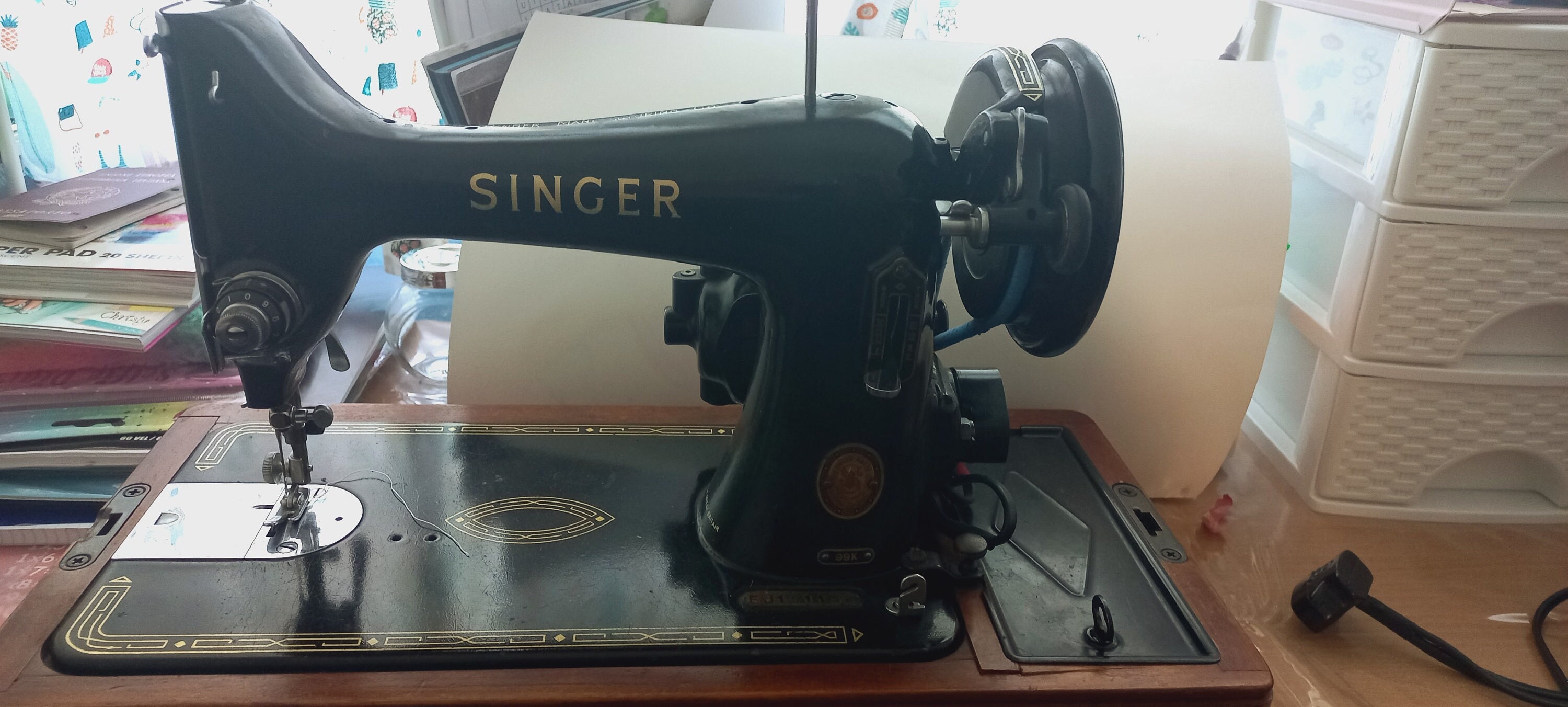 SINGER SEWING, OLD Sewing Machine, Vintage Singer 99K Sewing Machine ...
