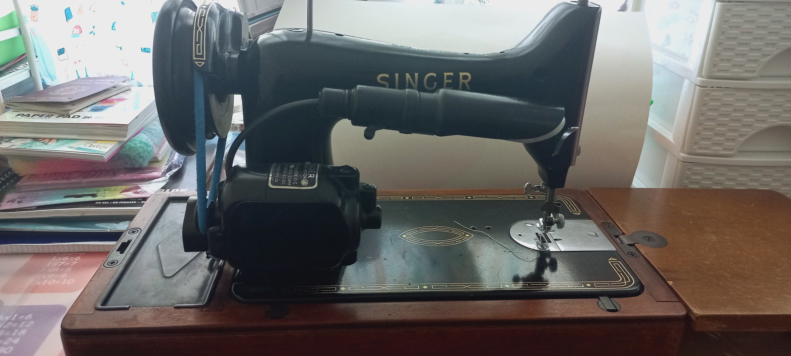 SINGER SEWING, OLD Sewing Machine, Vintage Singer 99K Sewing Machine ...