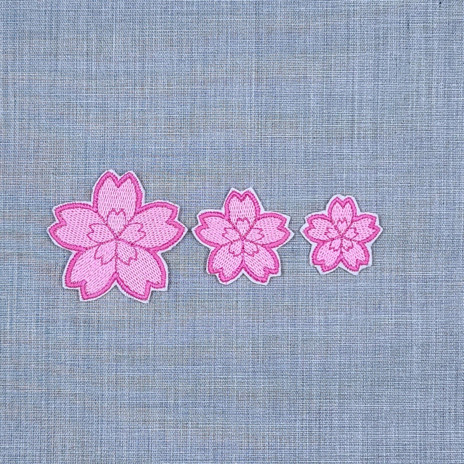 Sakura Cherry Blossom Embroidered Iron-On/Sew-On Patch - Etsy.de