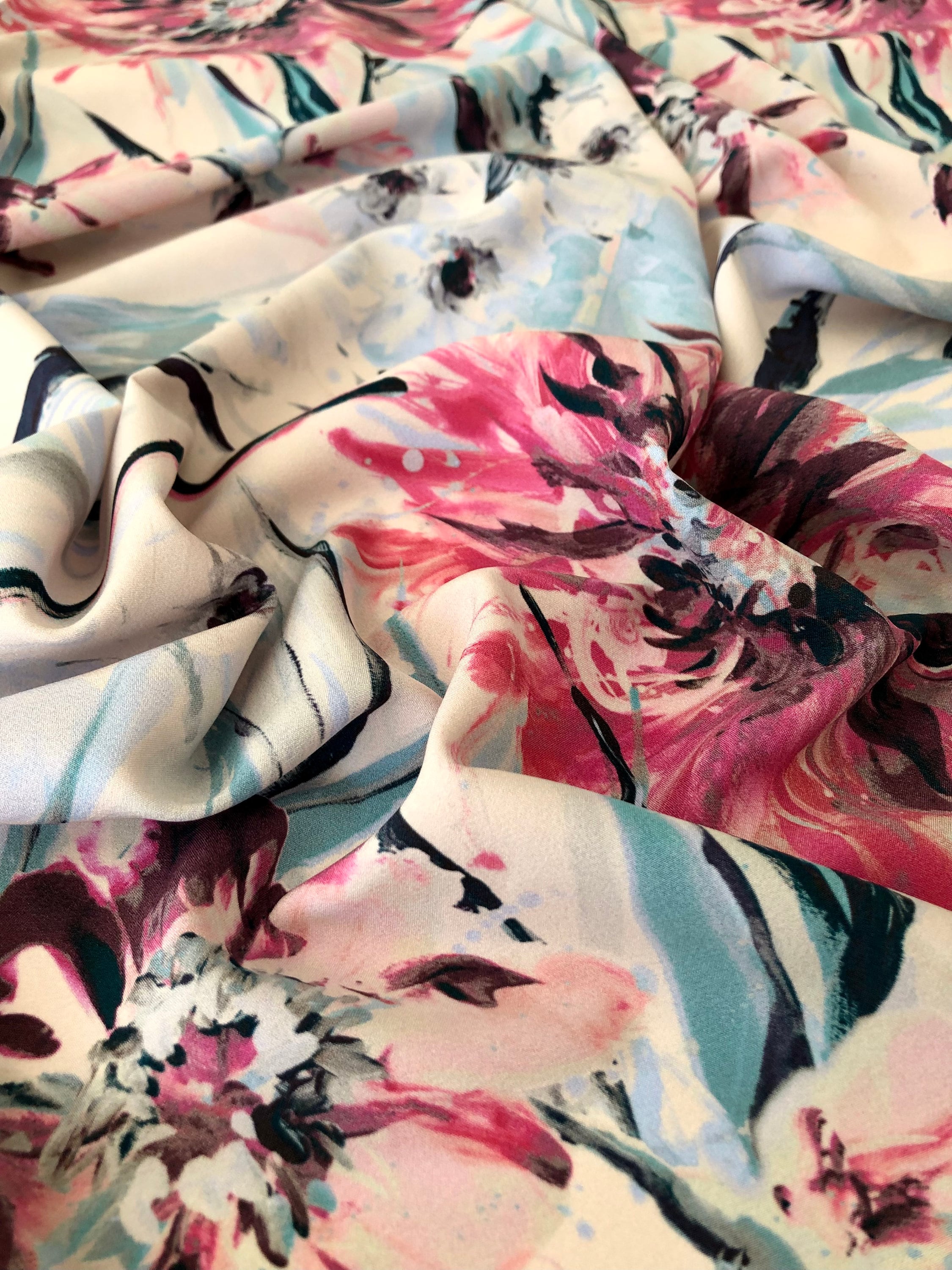 Seide -Crêpe de Chine, italienischer Designer Seide Stoff mit tollen ...