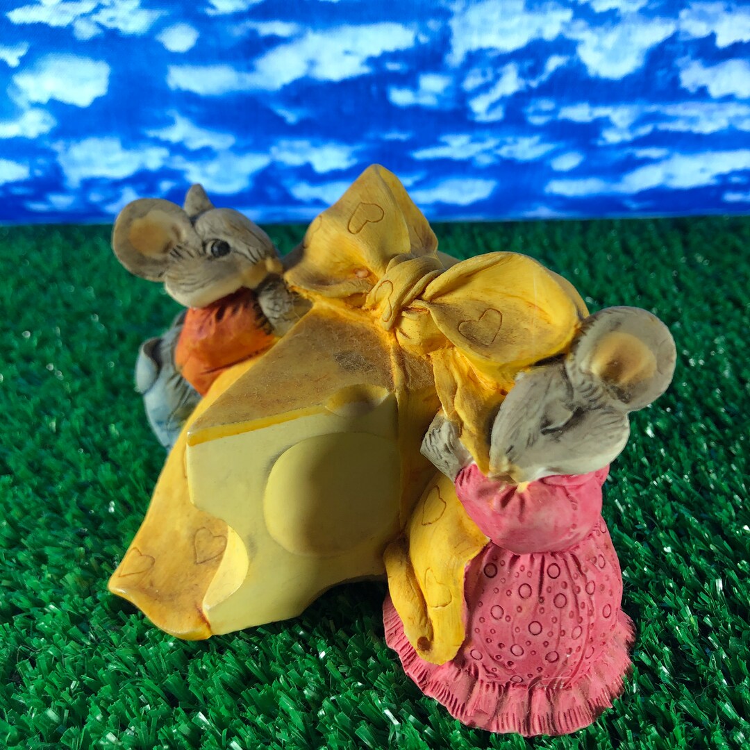 Vintage Italian Mice in Love Figurines - Etsy