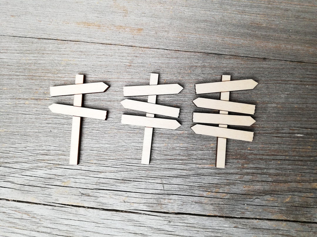 Directional Signpost Arrow Planks Sign Post Fingerpost for Tiered Trays ...