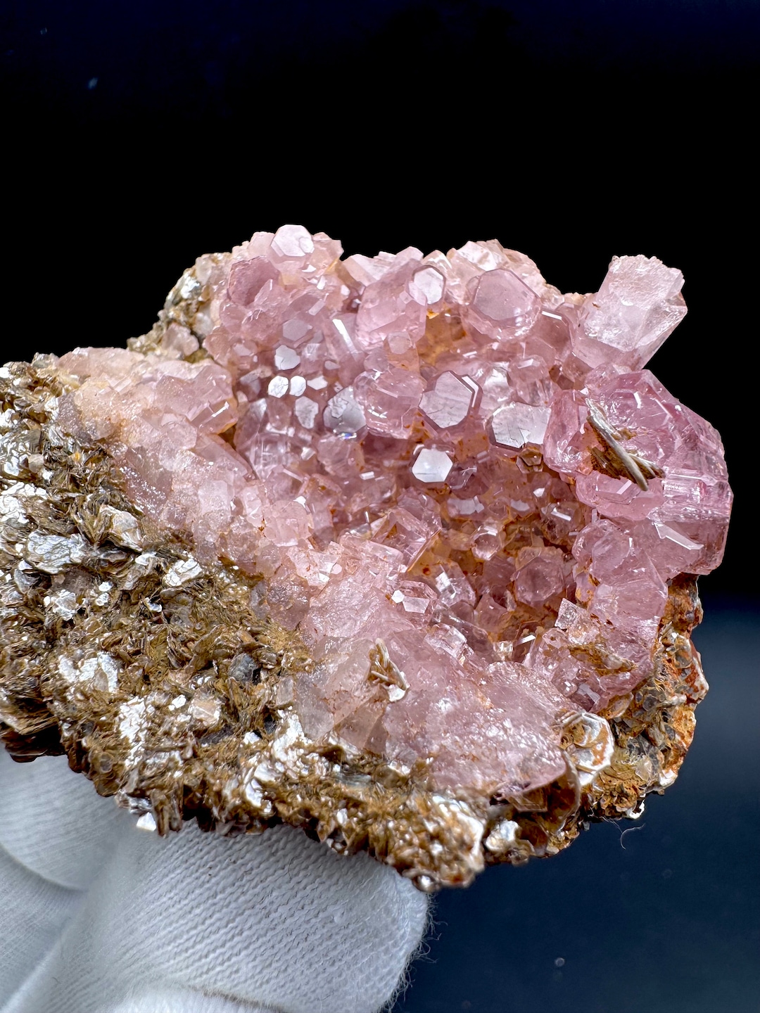 Pink APATITE Crystal Bunch With Muscovite Combine Specimen . Minerals ...