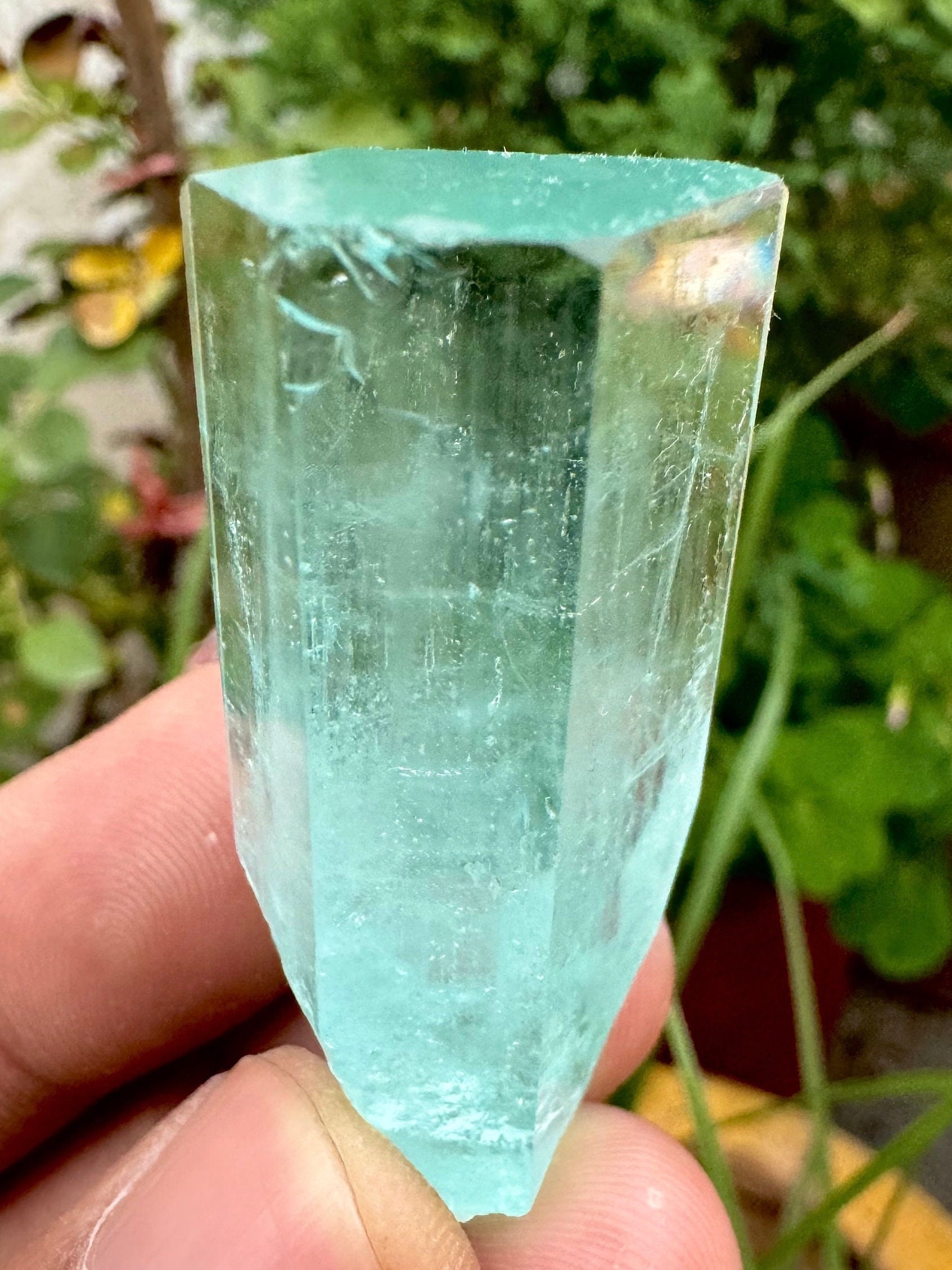 Aesthetic Blue Aquamarine Crystal . Minerals , Mineral Specimens , Gems ...