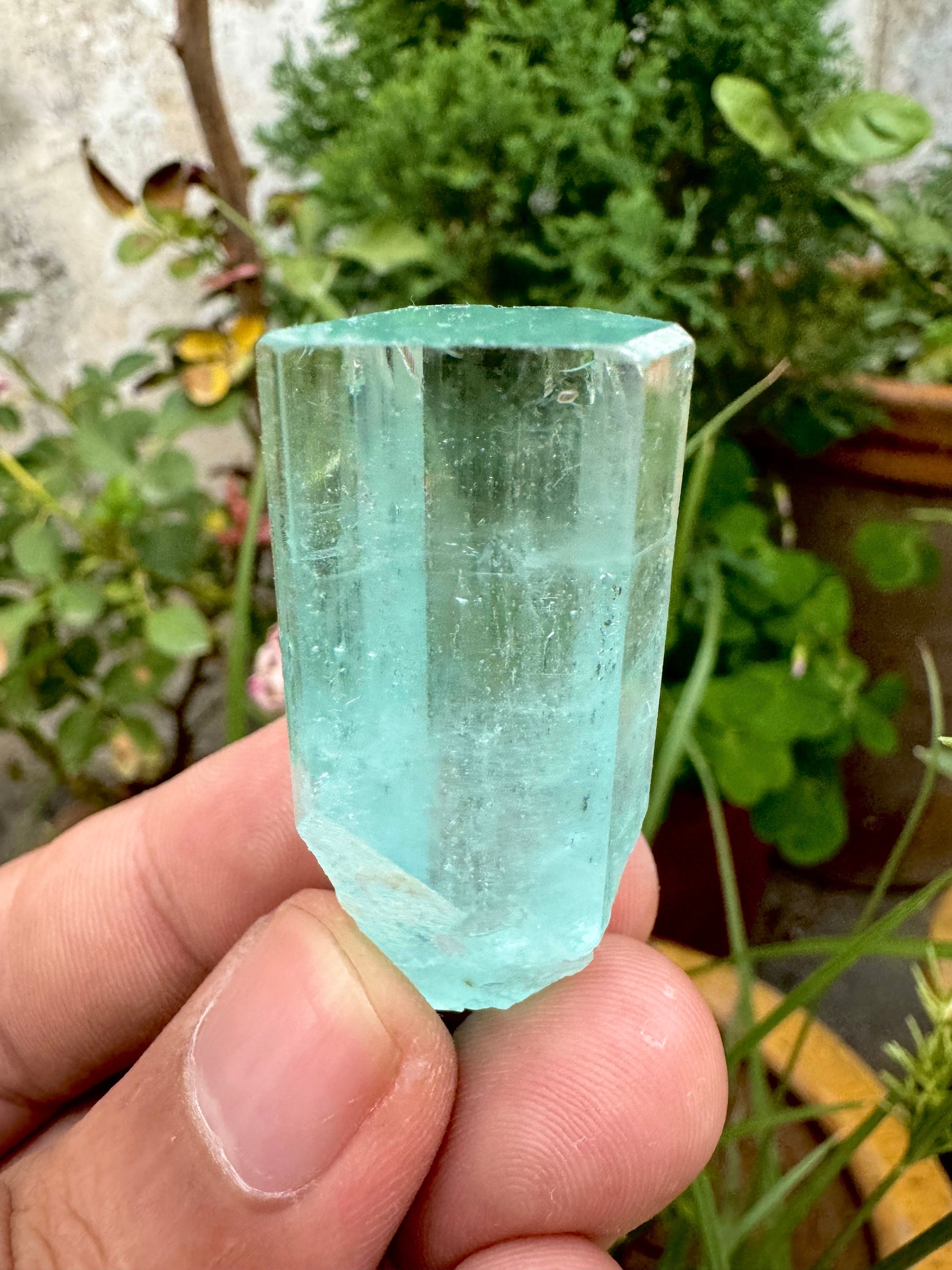 Aesthetic Blue Aquamarine Crystal . Minerals , Mineral Specimens , Gems ...