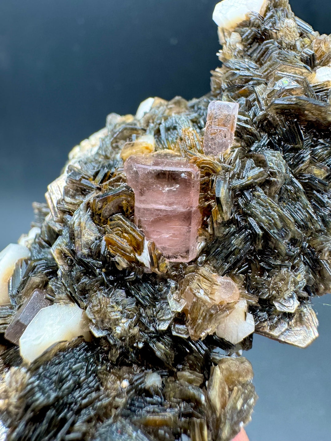 Rare Pink APATITE With Muscovite Combine Specimen . Minerals , Mineral ...