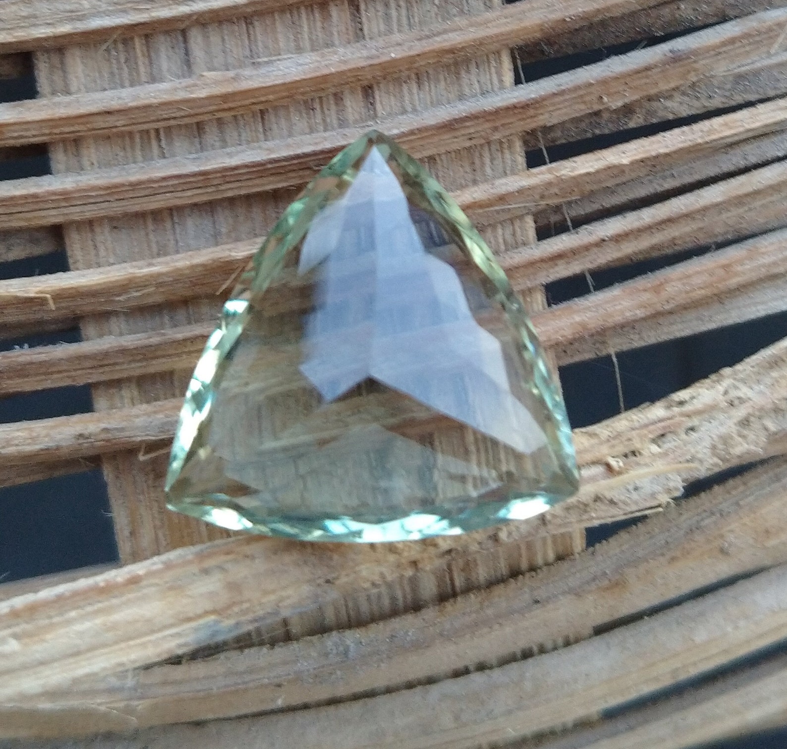Green Amethyst Gemstone/Triangle/ Faceted/ Loose Stone/ - Etsy.de