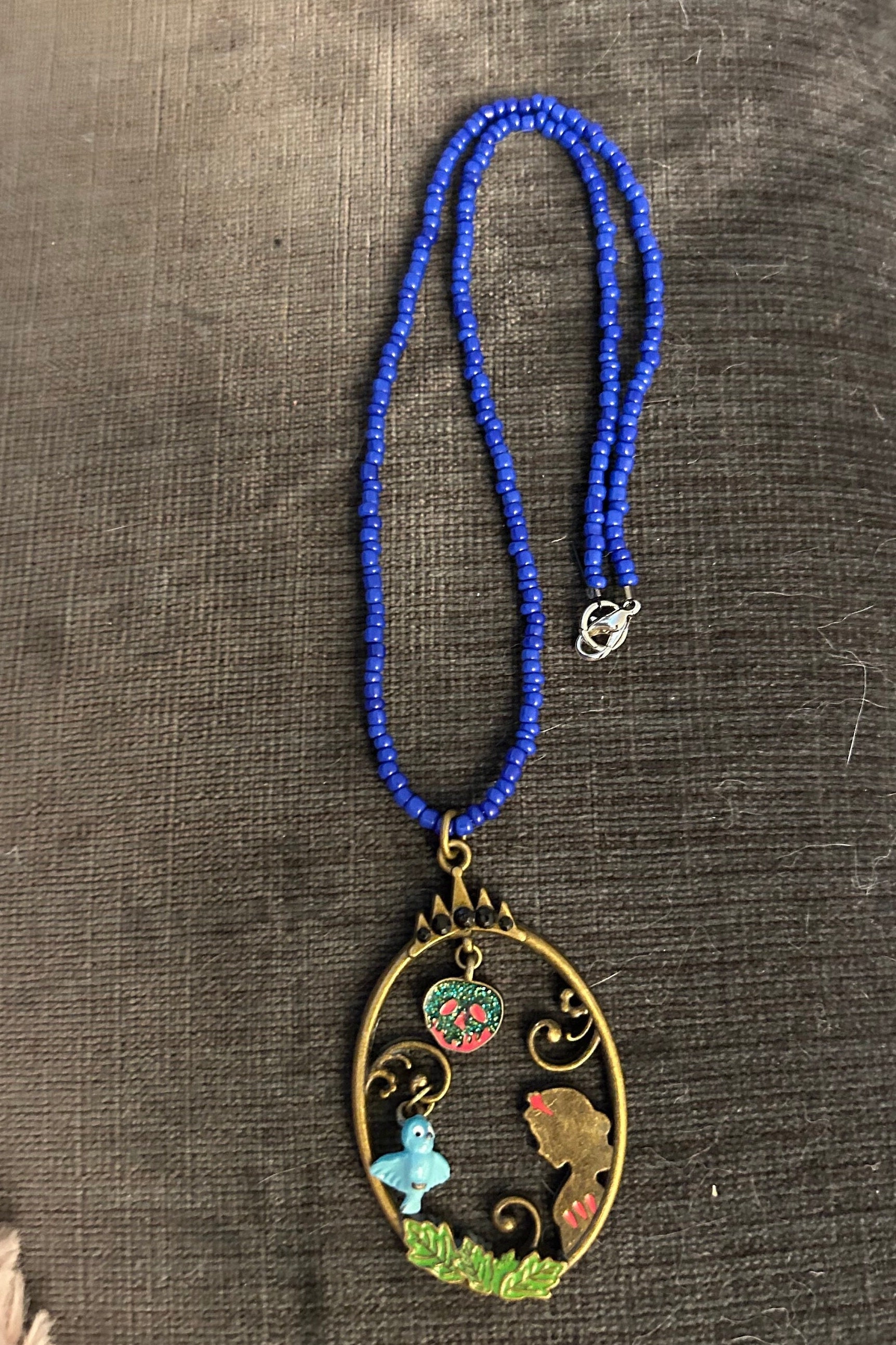 Handmade Disney Snow White Necklace - Etsy