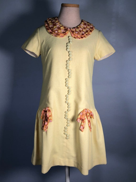 1960s Yellow Mini Dress with Embroidered Accents - Gem