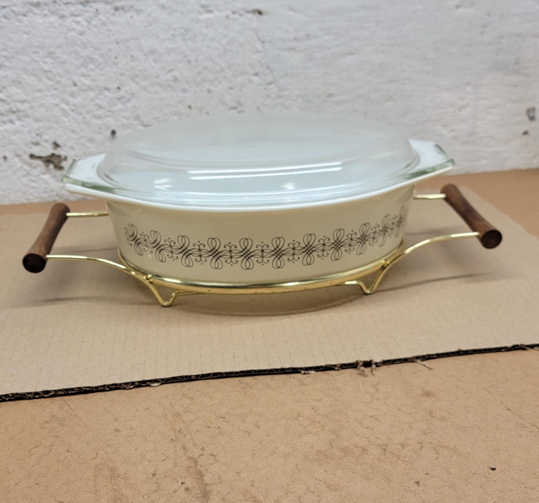 Vintage 1960's Pyrex Empire Scroll filigree Casserole Dish W/ Lid and ...