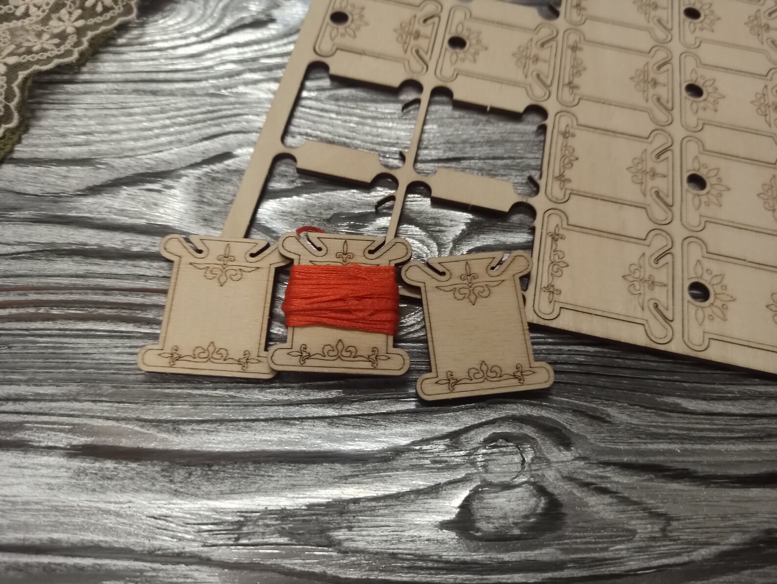 Set of 20 Wooden Holders for Embroidery Threads, Floss Bobbins, Modern ...