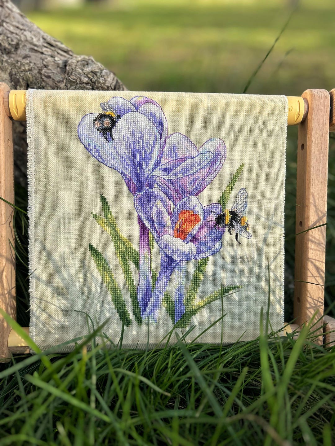 Crocus Cross Stitch Pattern, Bee on Purple Flowers X-stitch Design ...