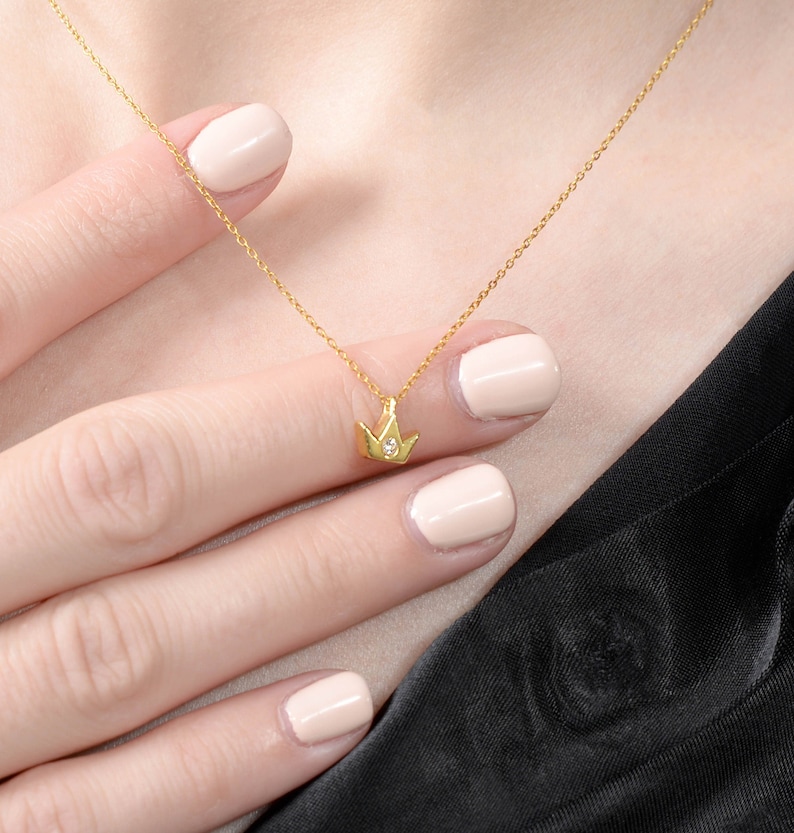 Solid Gold Crown Necklace / 14K Solid Gold Crown Charm / | Etsy