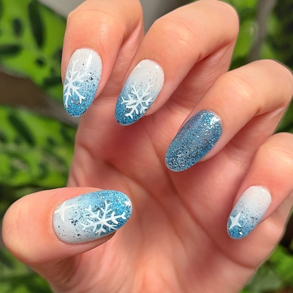 Snowflake Winter Nail Designs