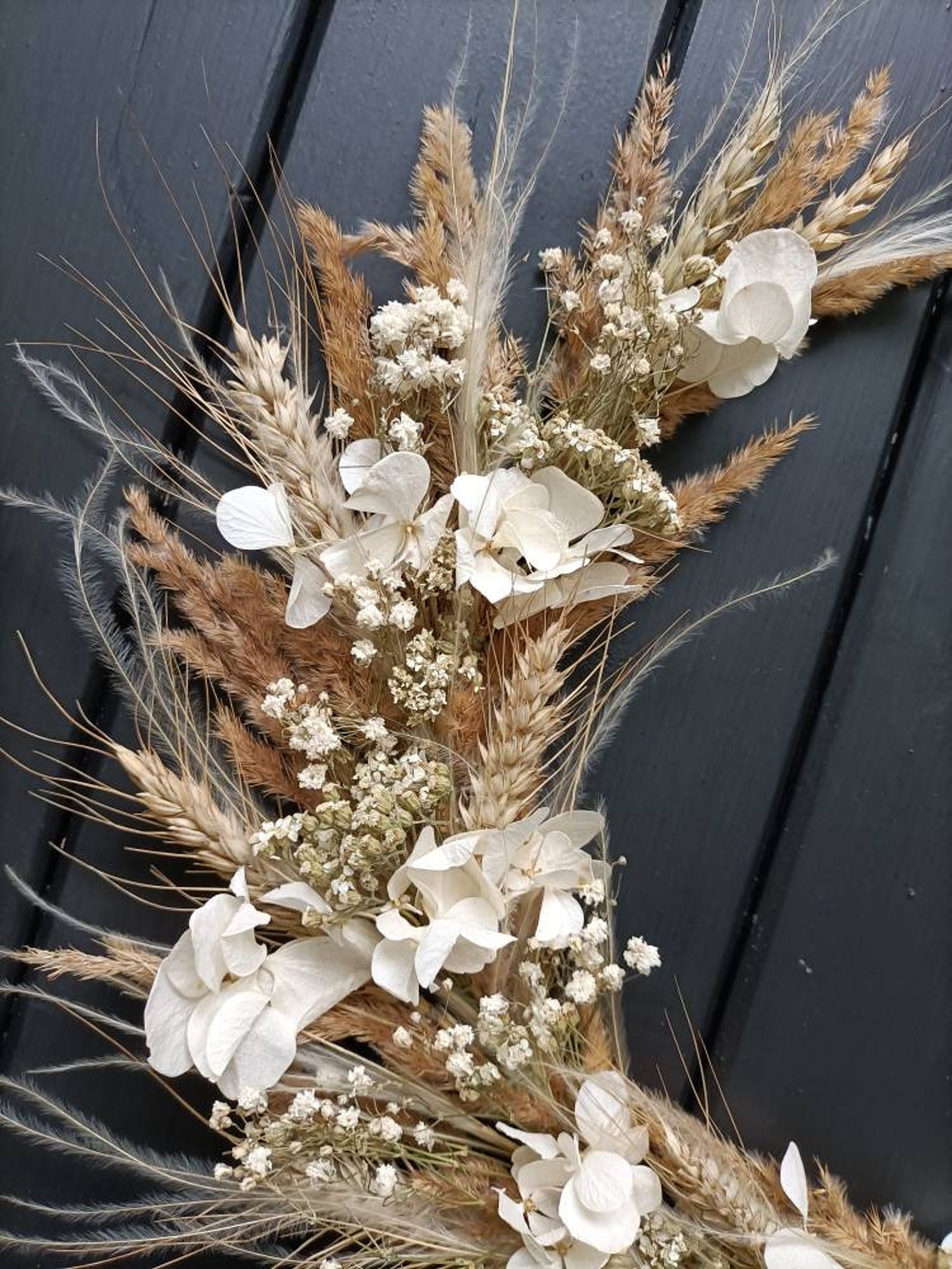 Couronne décorative de fleurs séchées réalisée à la main dans les tons ...