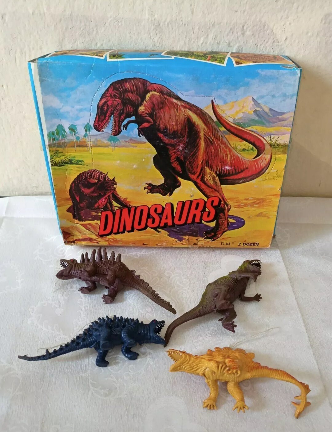 Display With 24 Plastic Dinosaurs Original 70s-80s - Etsy