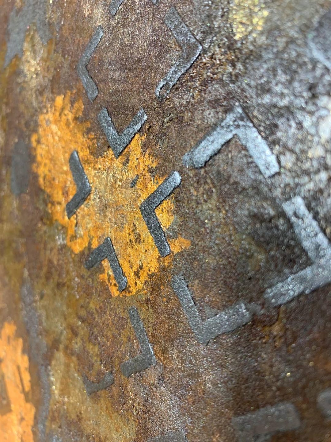 Square & Squares Gold Rusty Texture on Plaster Statement Piece Wall ...
