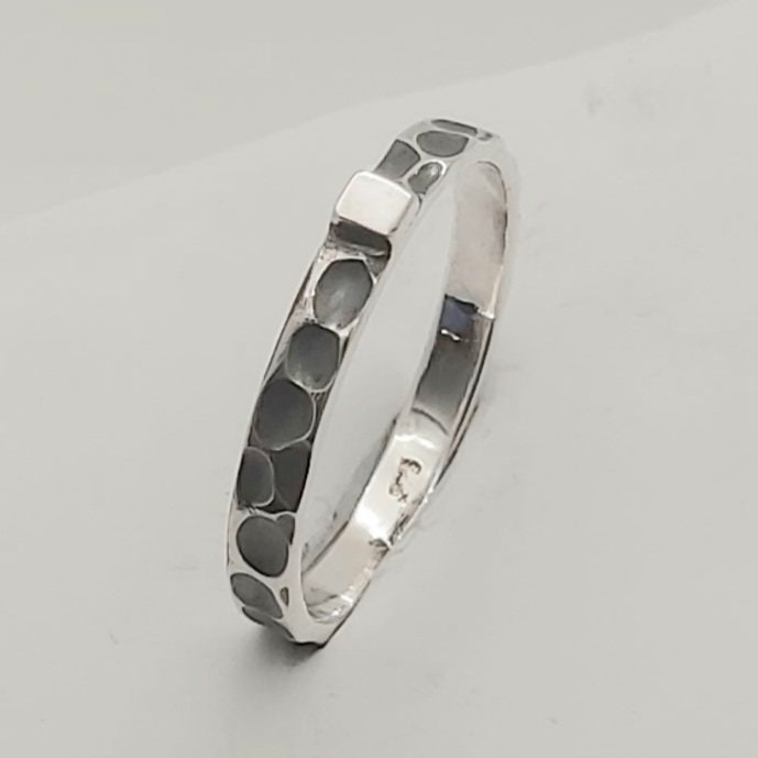 Sterling Silver Stacking Ring Scale Narrow Band textured - Etsy.de