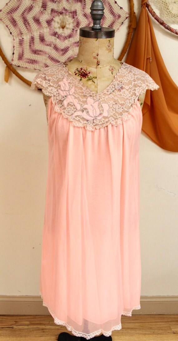 Vintage 1970s Pastel Peachy Pink Nightgown And Sleep Co… Gem