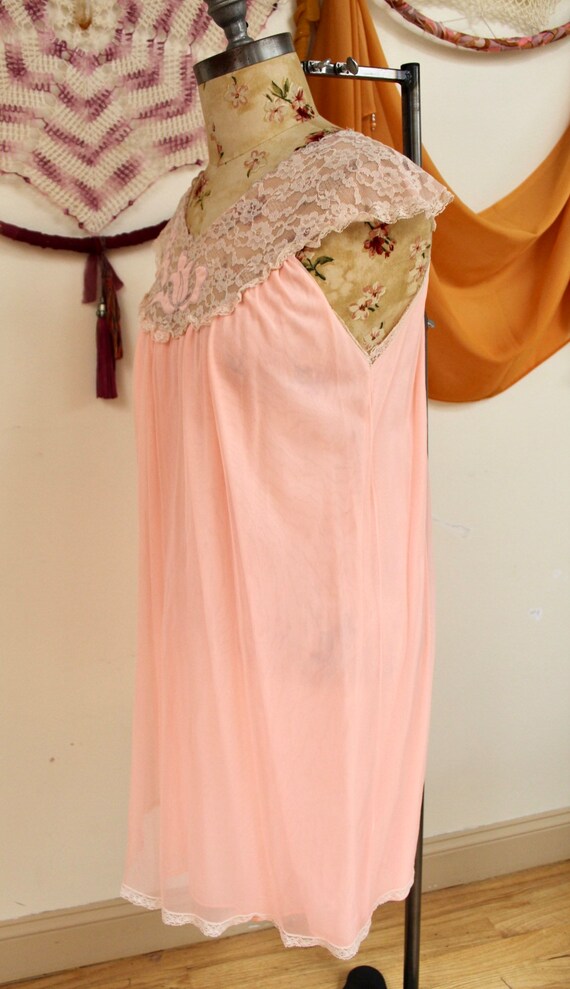 Vintage 1970s Pastel Peachy Pink Nightgown And Sleep Co… Gem
