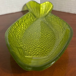 Vintage Beautiful Metallic Green Glass 10” Fish Dish Bowl Home Art ...
