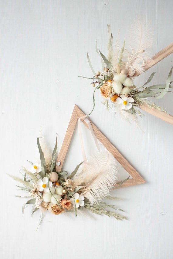 Art Triangle Deco Flower Triangle Of 🥰 Beautiful Single Flowered
