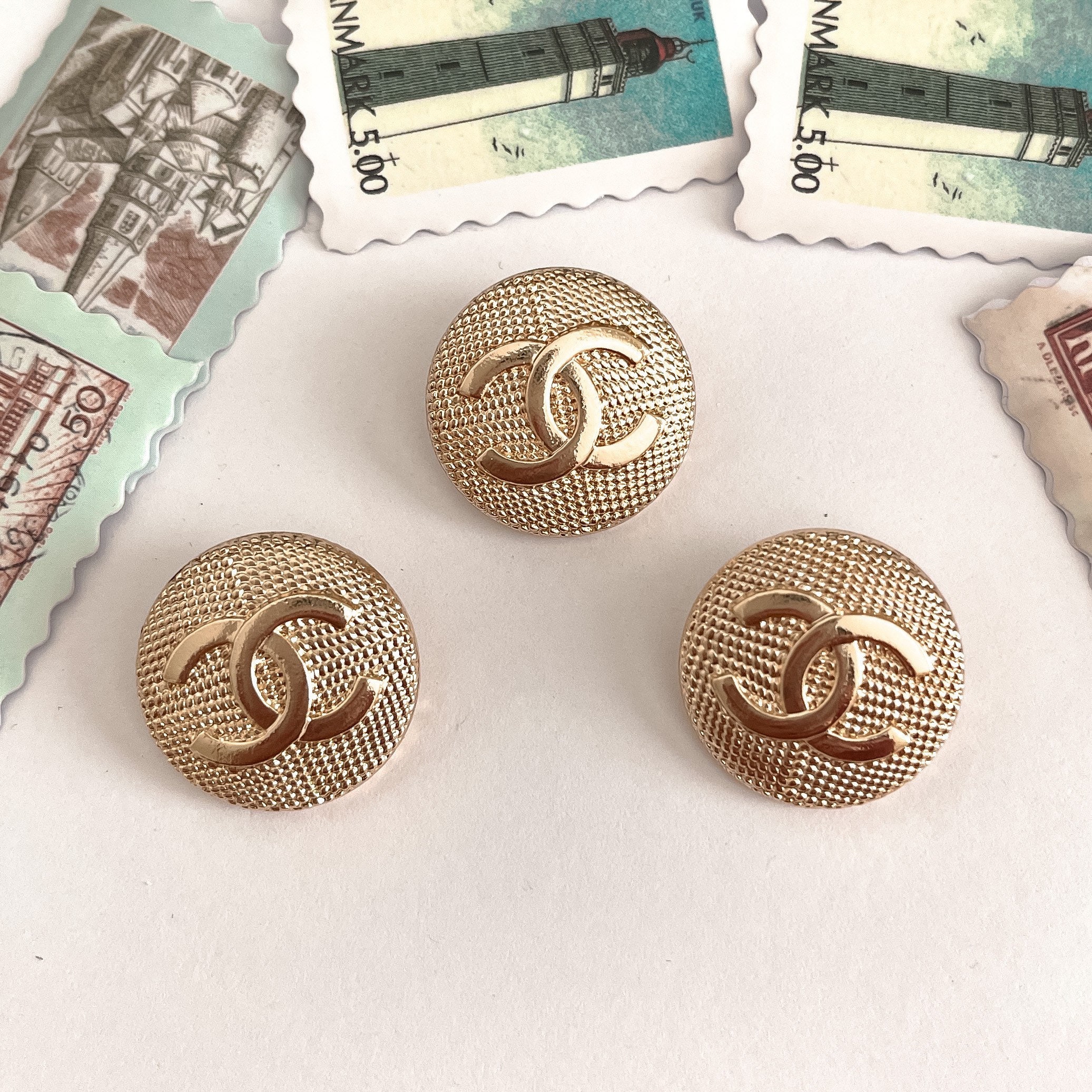 Chanel Buttons for sale | Only 2 left at -65%