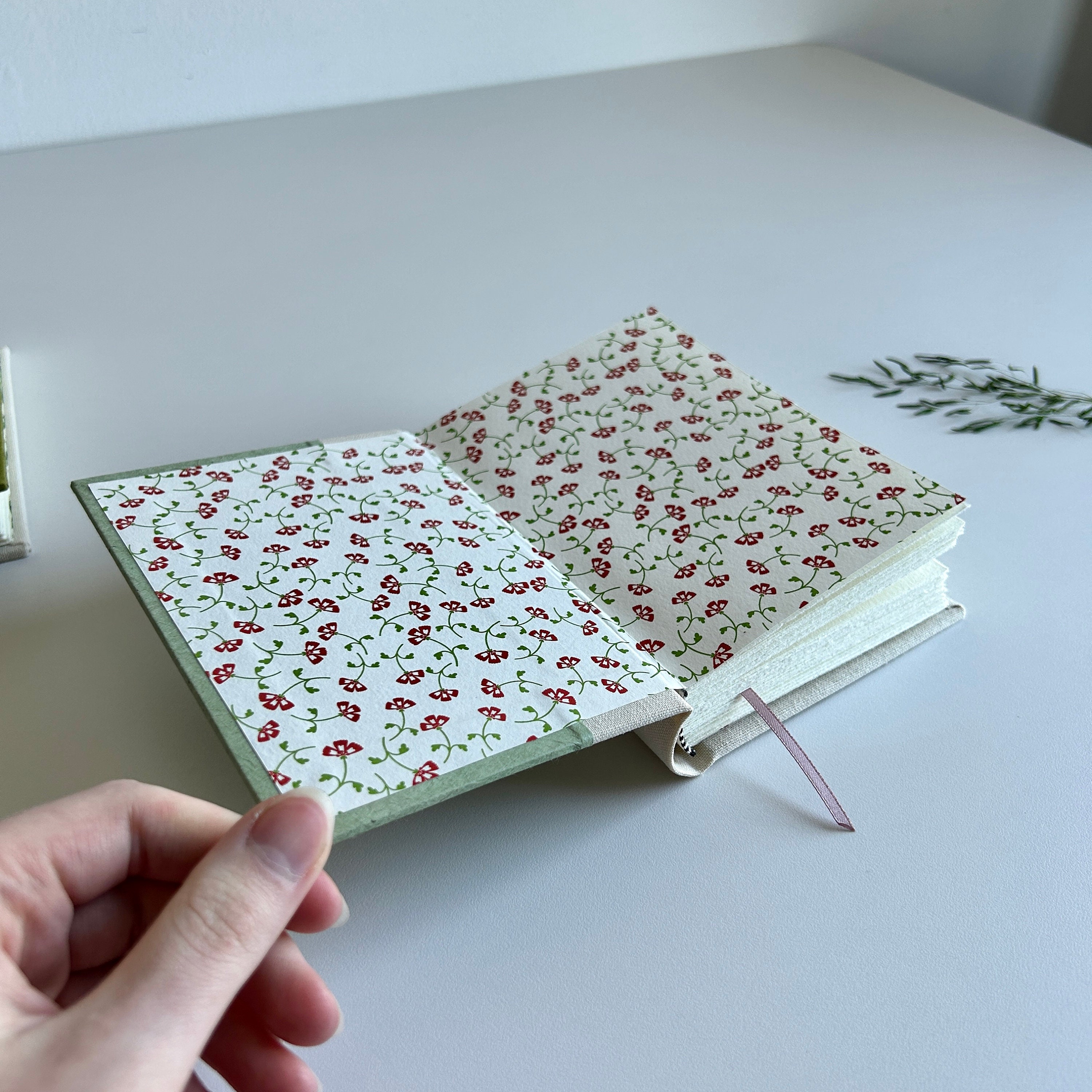 Round Spine Sketchbook With Inset Cover, Arches Text Wove Paper, Artist ...