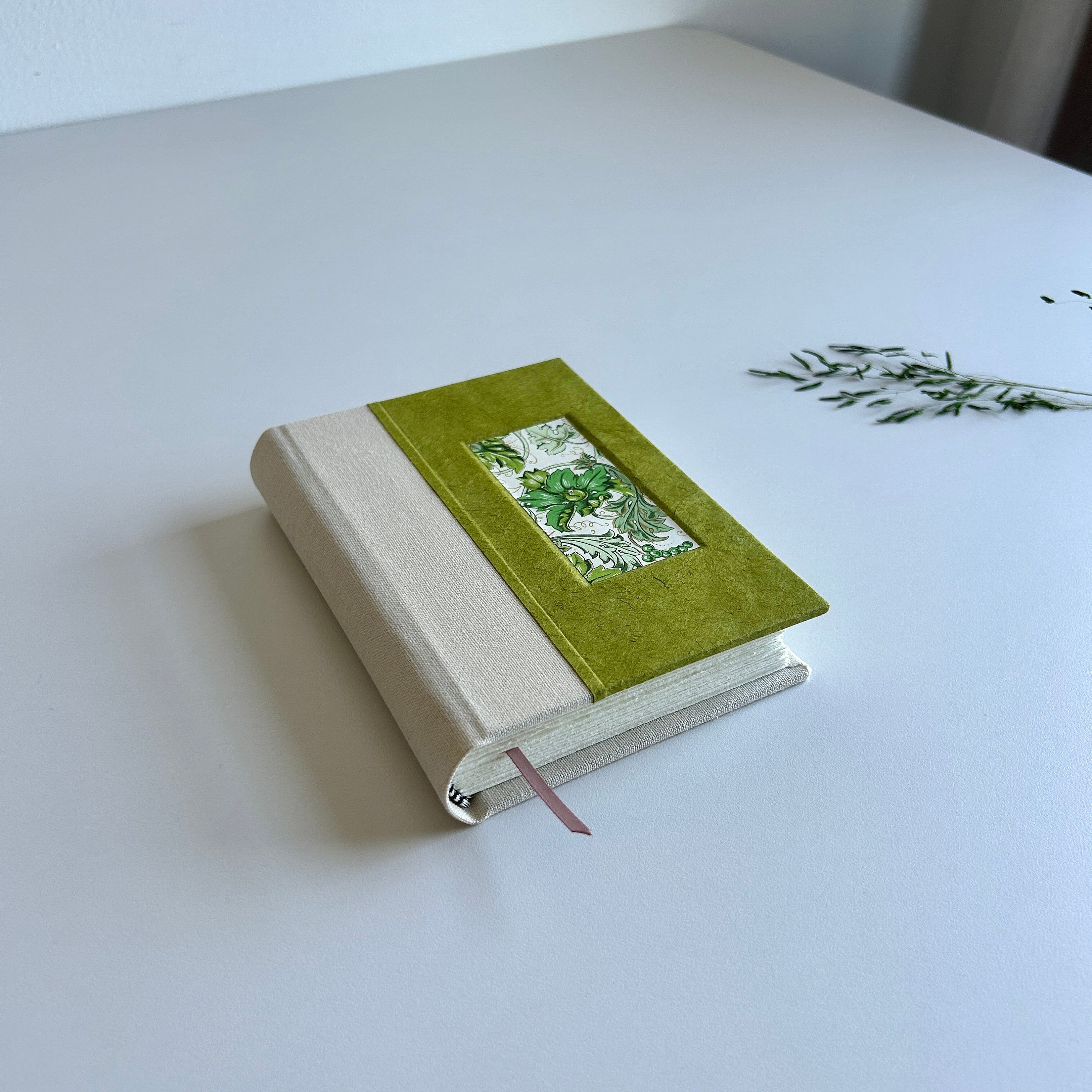 Round Spine Sketchbook With Inset Cover, Arches Text Wove Paper, Artist ...