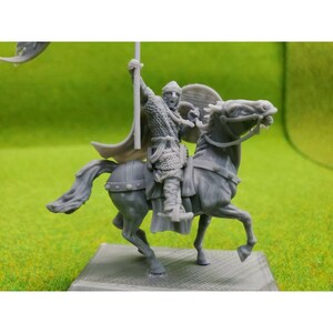 Caballero Miniature Medieval War Game 28mm Knight Horseman Bannerman ...